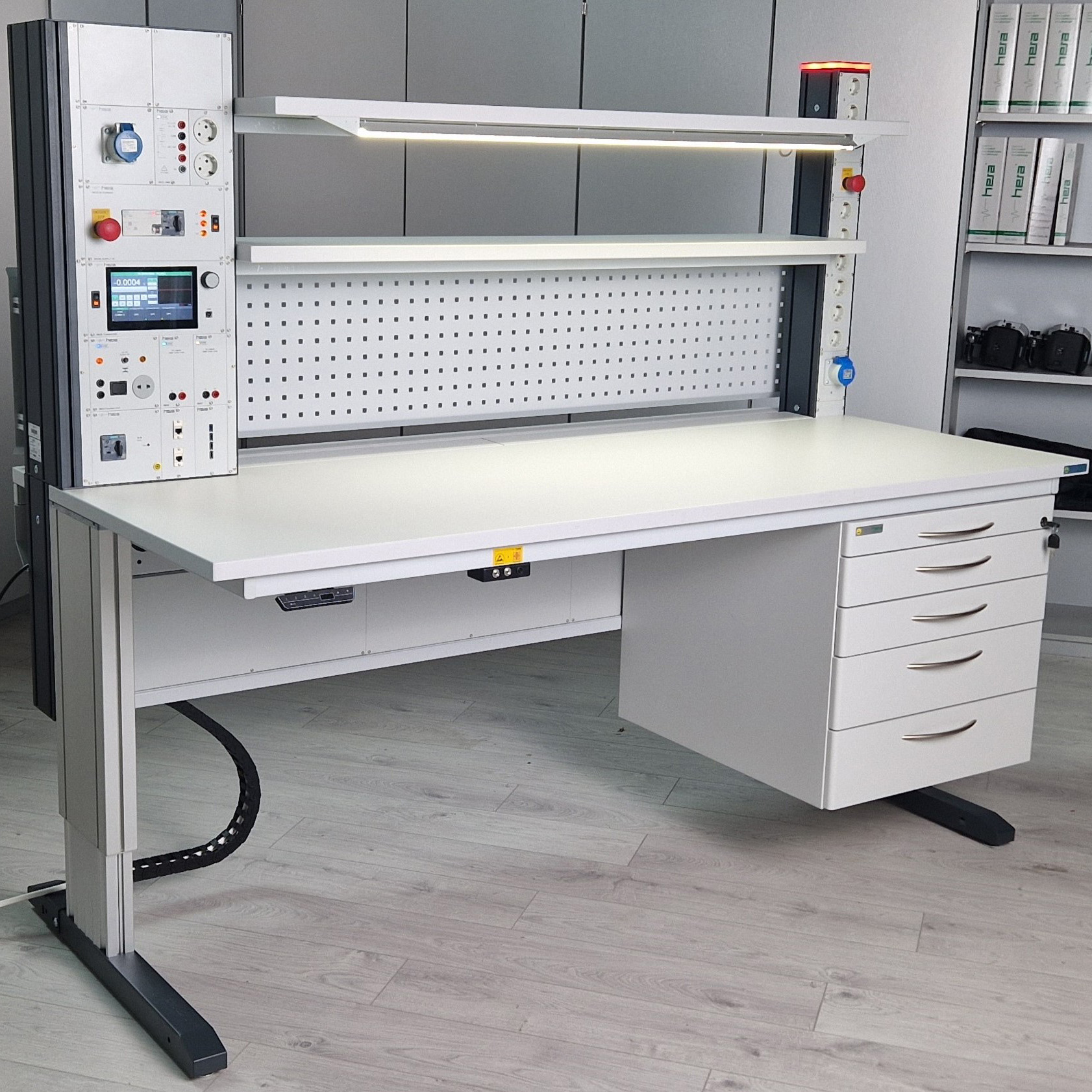 Labortisch mit Monosäule - Elektroarbeitstische Montagetische Elektrolabor ESD